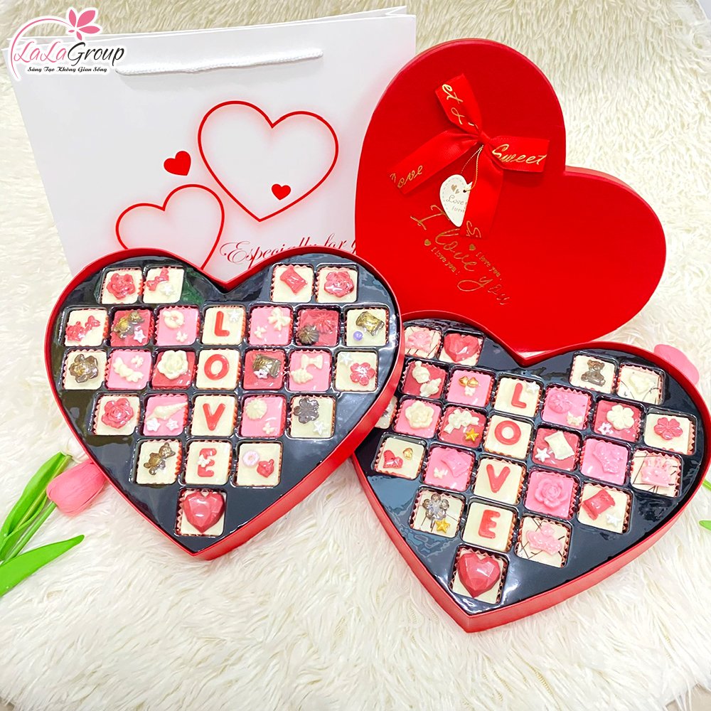 Hộp Socola tình yêu 27 viên cao cấp chữ love